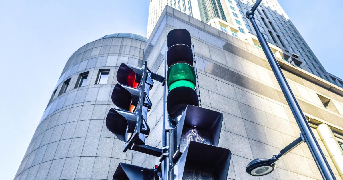 4 choses à savoir: piétons et virage à droite au feu rouge | Agence ...